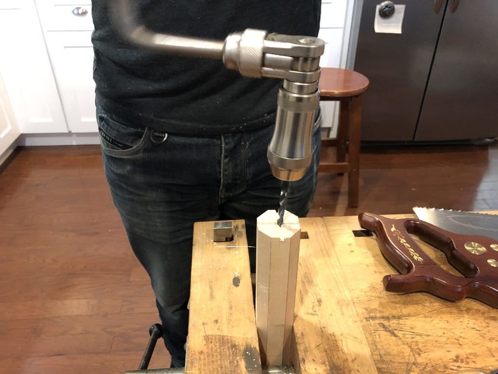 Спортивный снаряд для поднятия тяжестей