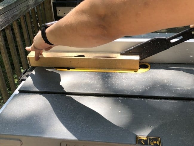 Спортивный снаряд для поднятия тяжестей